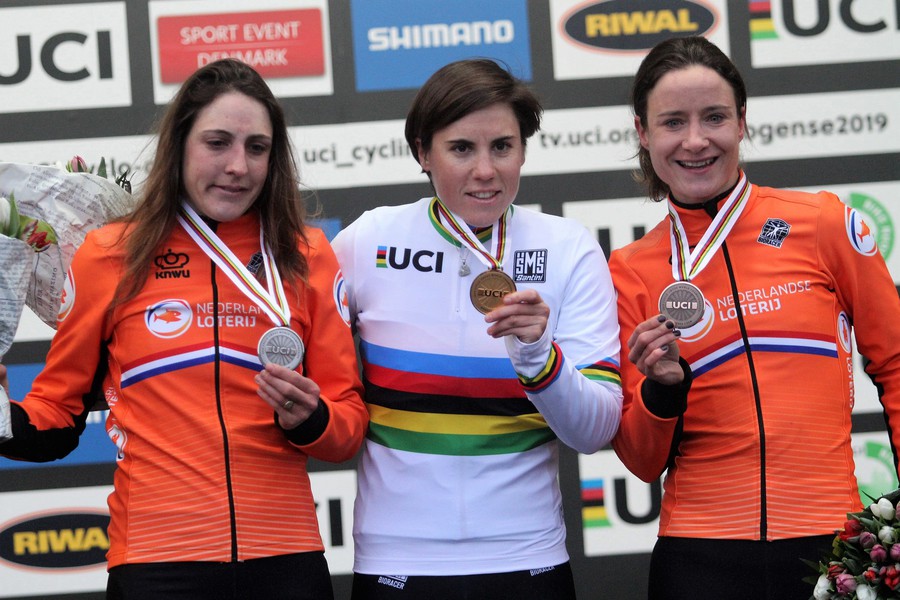 Veldritkrant.be | Nieuws | Sanne Cant overklast en pakt 3de wereldtitel ... Veldritkrant.be | Nieuws | Sanne Cant overklast en pakt 3de wereldtitel ...